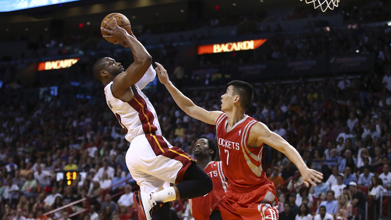 Wade helps Heat snap skid against Rockets