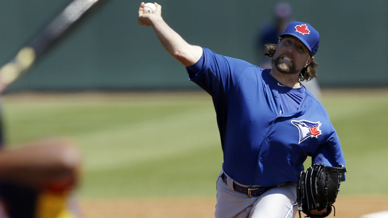 Dickey’s knuckleball imperative to Jays’ success