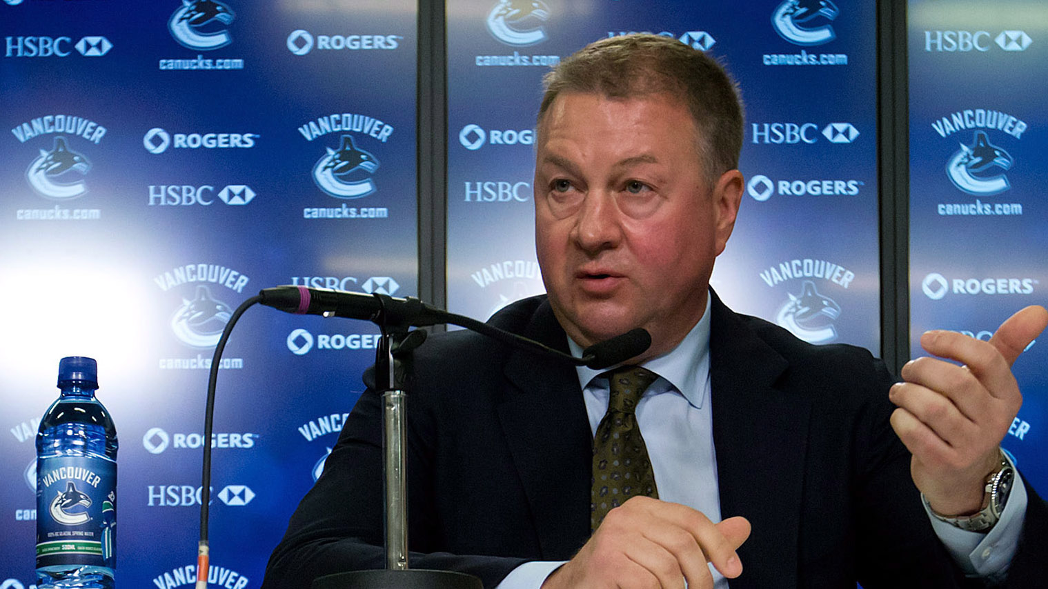Canucks GM Gillis in a tough spot