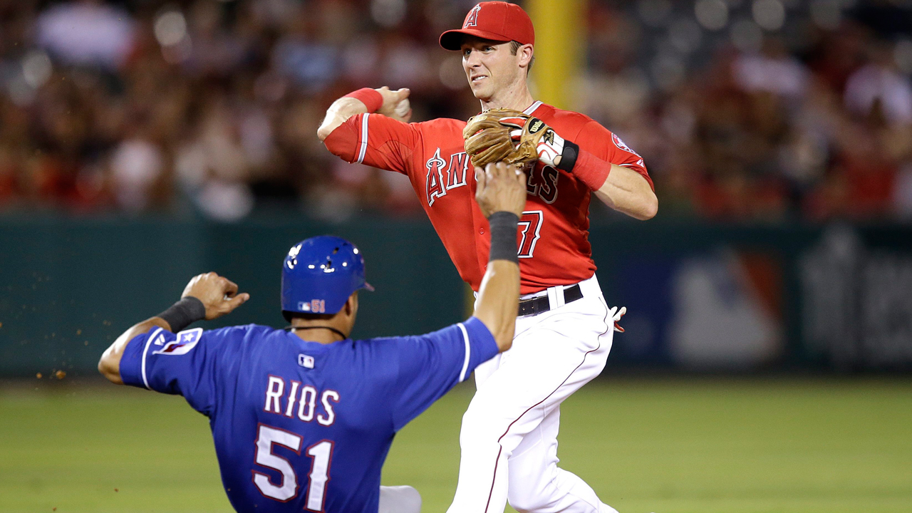 Tigers acquire shortstop Romine from Angels
