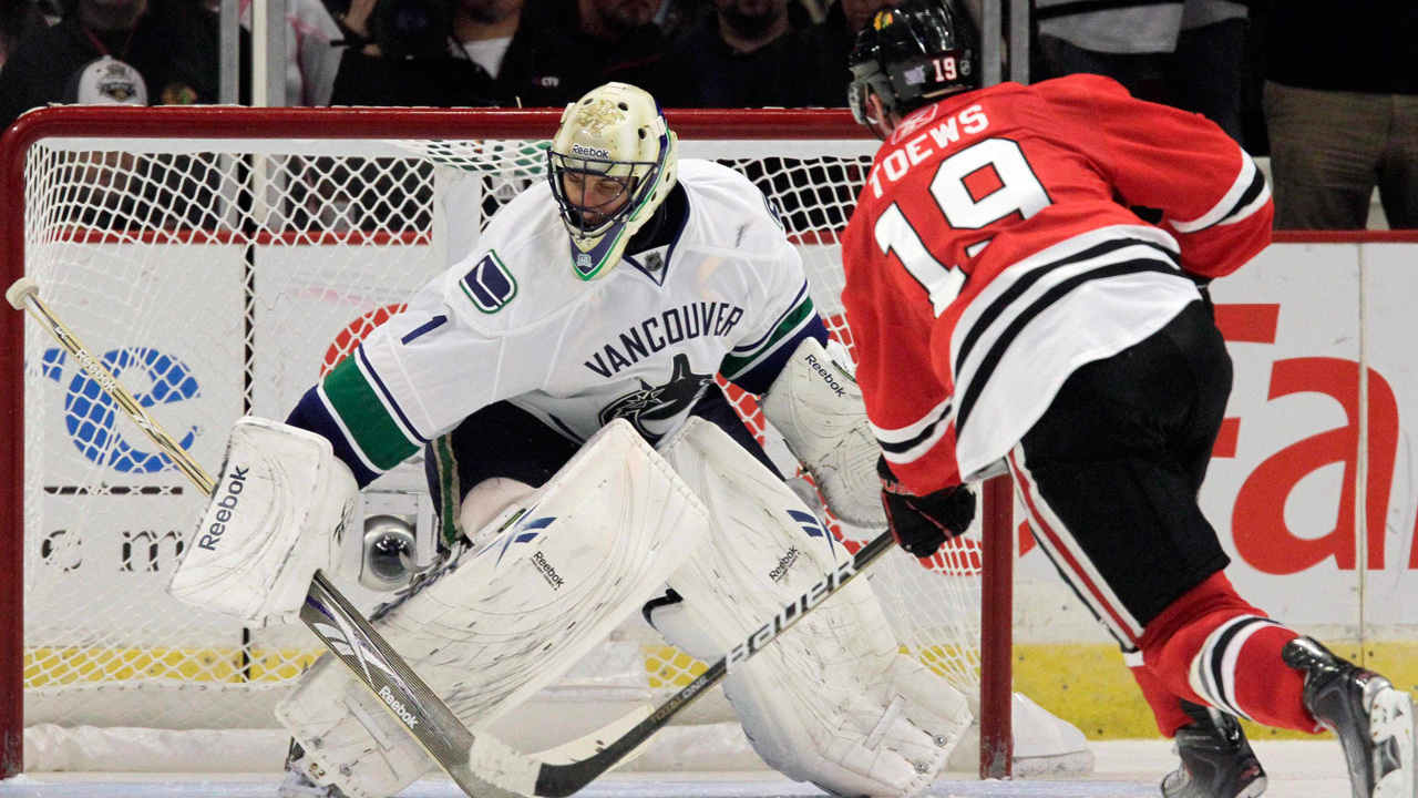 Hunter uses Toews to help Knights with shootouts