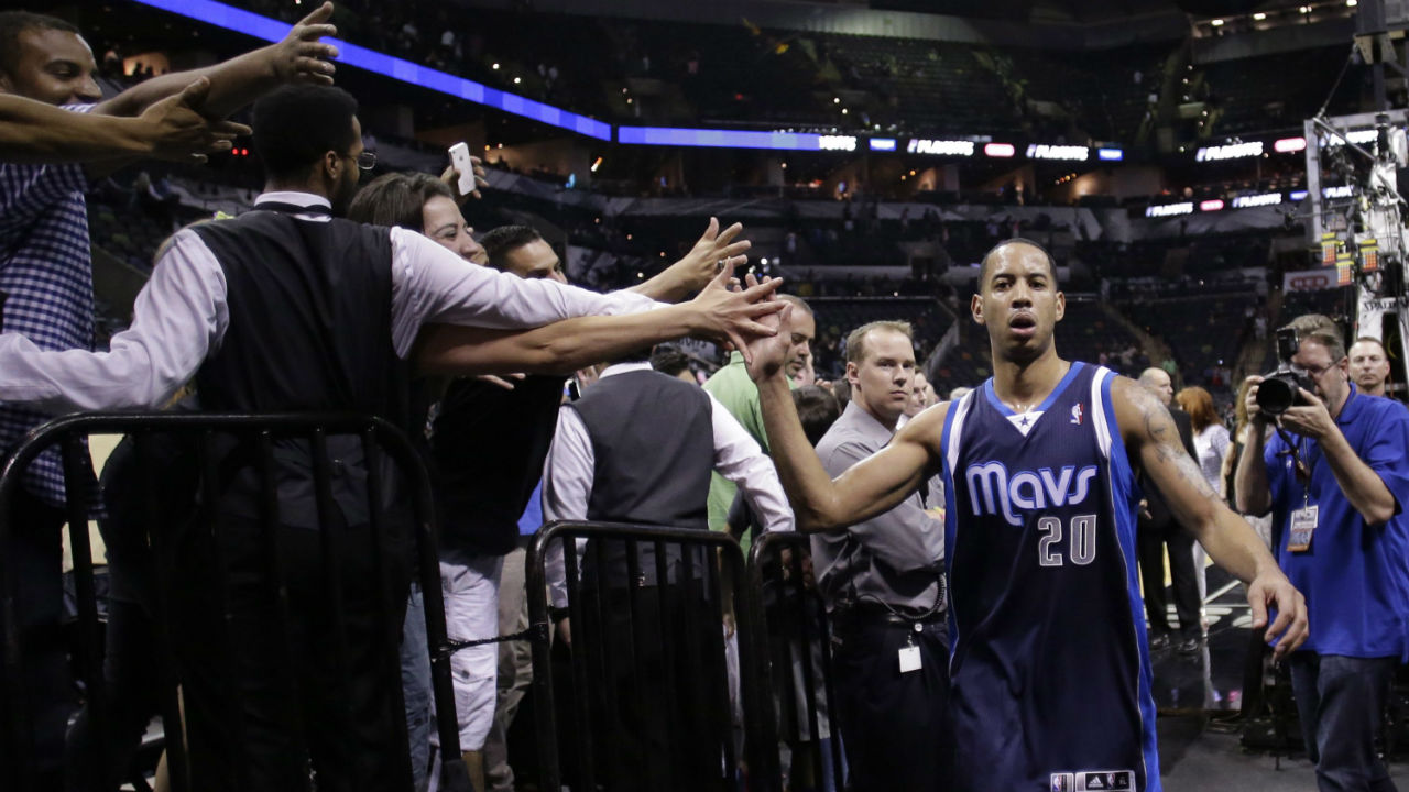 Harris turning back the clock for the Mavs