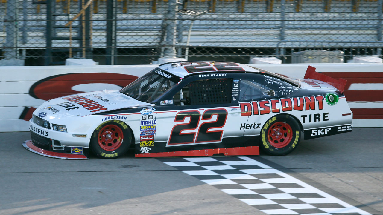 Blaney earns Iowa NASCAR Nationwide pole