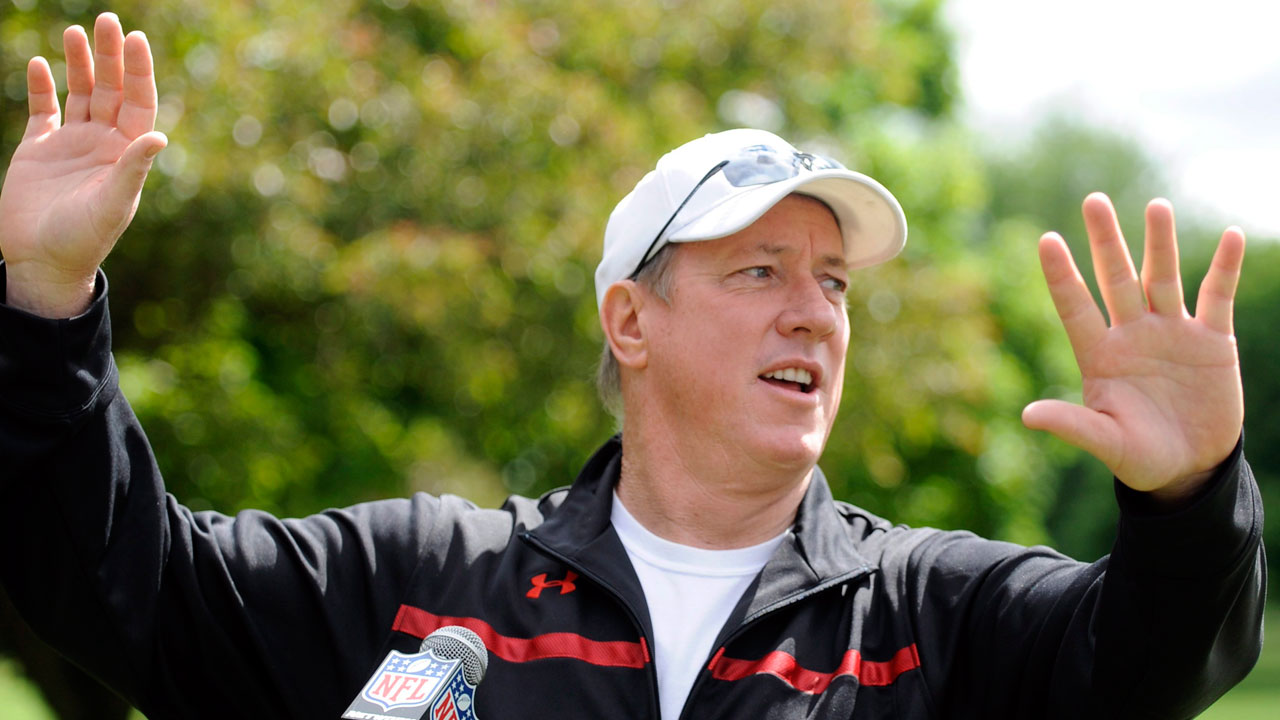 Jim Kelly tempers criticism of NFL player anthem protests