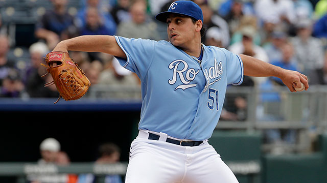 Vargas tosses gem as Royals sweep Rockies