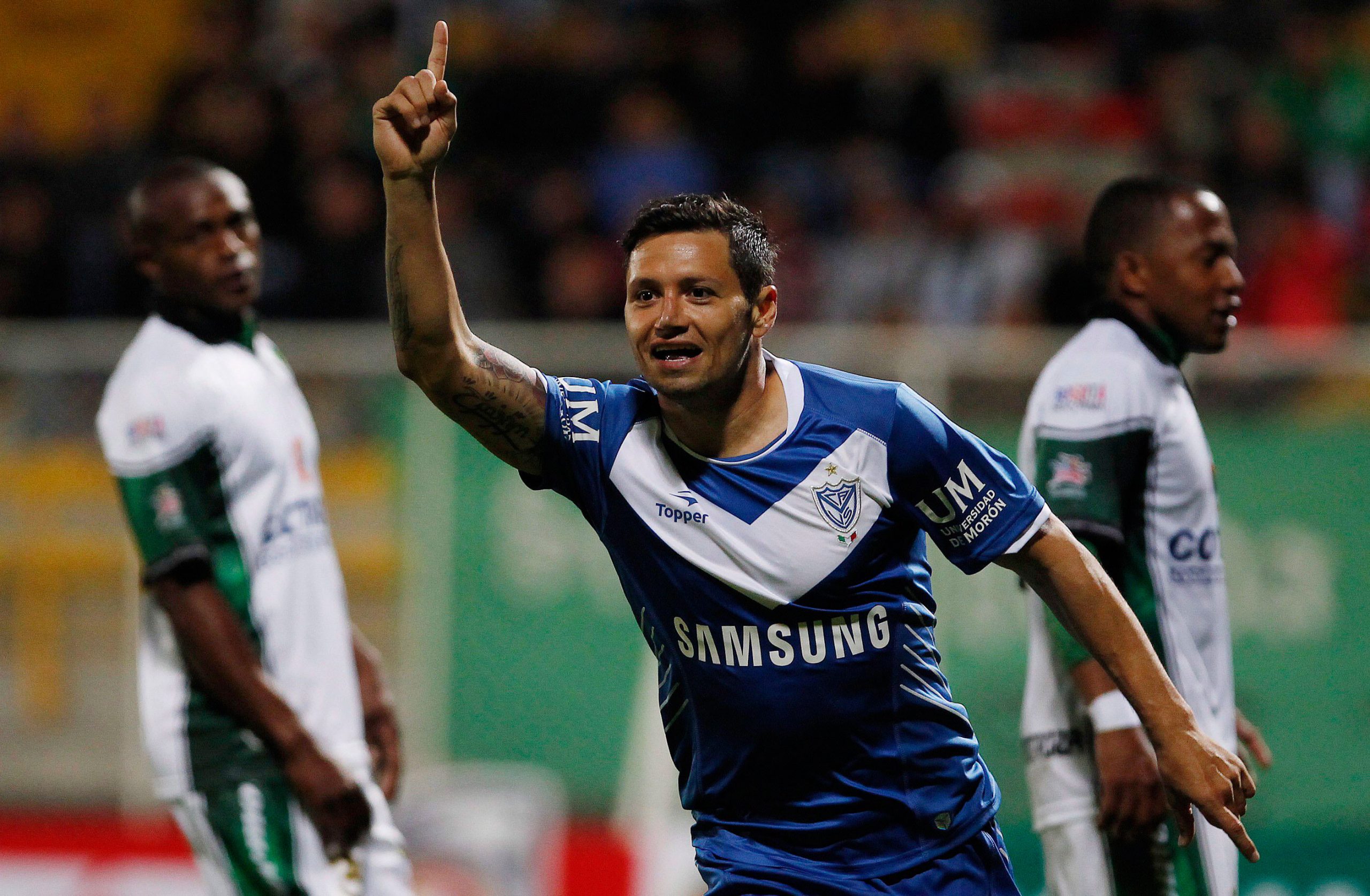 Argentine striker Zarate moves to West Ham