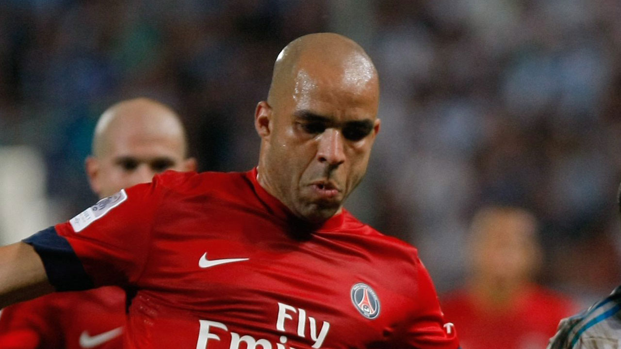 AC Milan on verge of signing PSG defender Alex