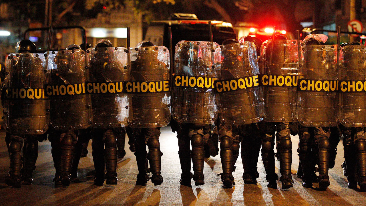 Police arrest 19 anti-World Cup protesters