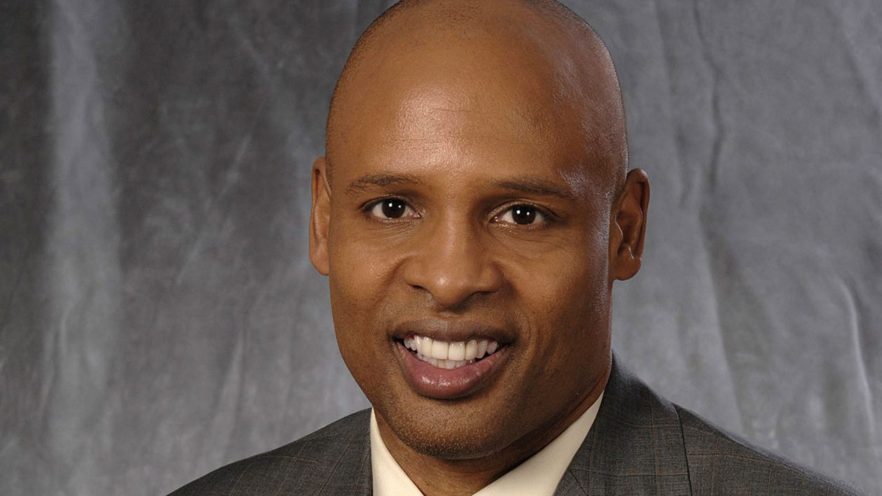 Kellogg leaves Pacers after 32 years with club