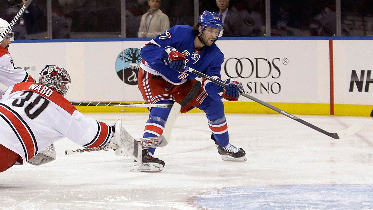 Oilers sign Pouliot to a five-year deal