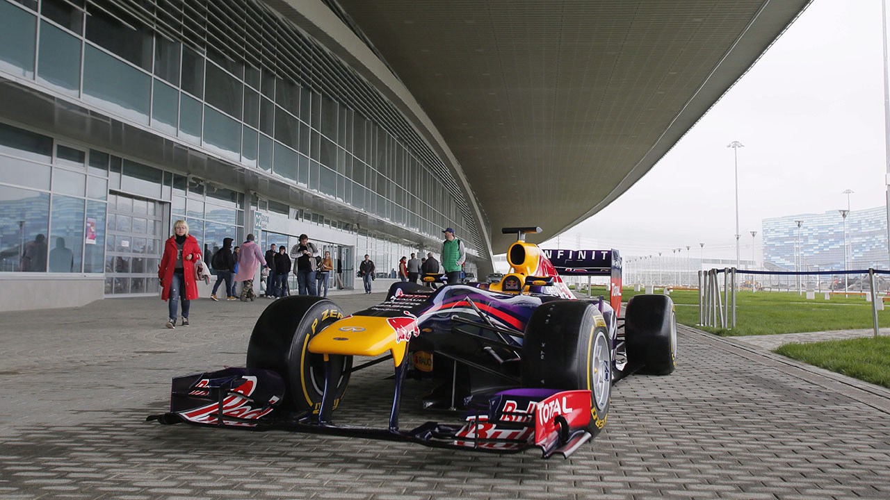 Russian GP will be held despite plane crash