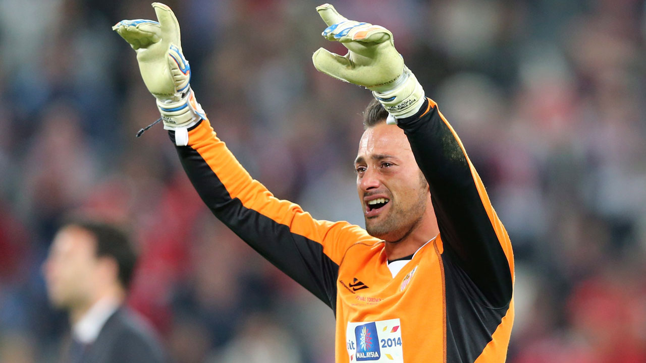 Sevilla goalkeeper Beto out for four weeks