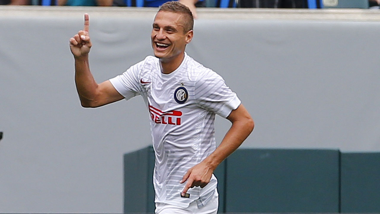 Foto Vidic Inter Milan 696 Vidic Inter Photos & High Res Pictures