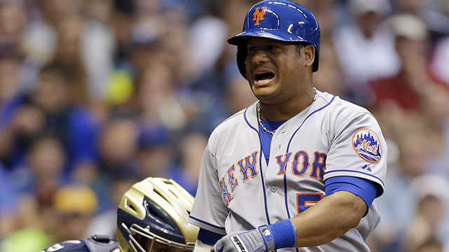 Mets cut veteran Abreu, call up Nieuwenhuis