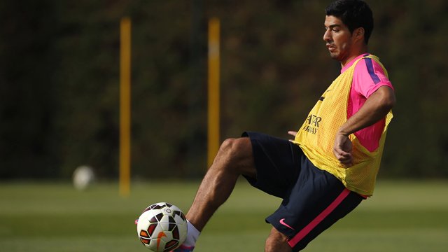 Suarez trains for first time with Barcelona
