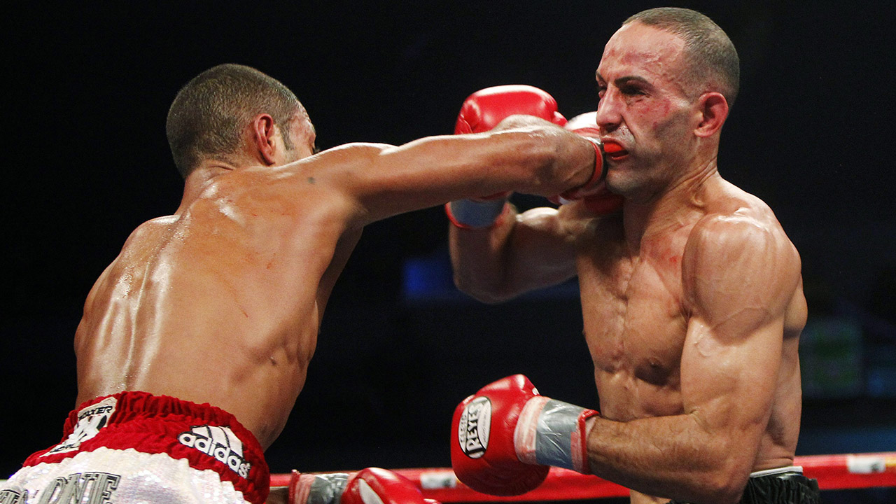 Welterweight champion Brook stabbed in Spain