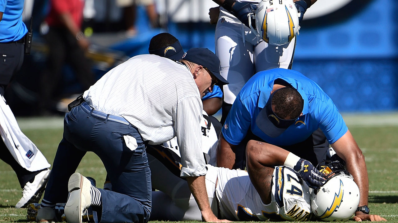 Chargers RB Mathews out with apparent knee injury