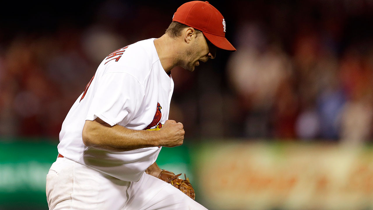 Wainwright earns 19th win as Cards beat Brewers