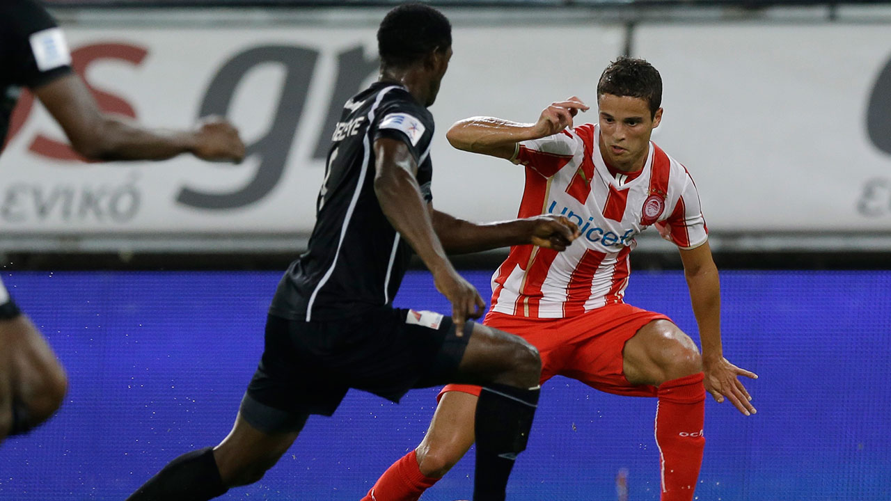Afellay looking to turn page at Olympiakos