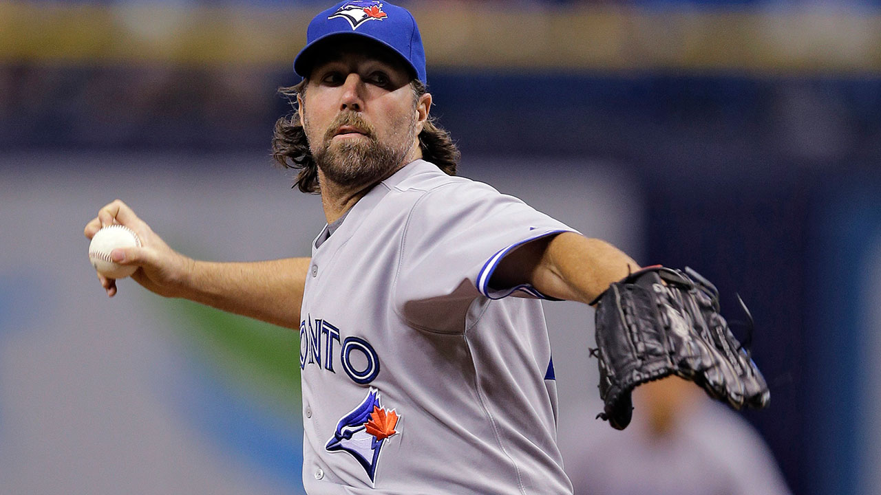 Jays’ Dickey unhurt after line drive to the head