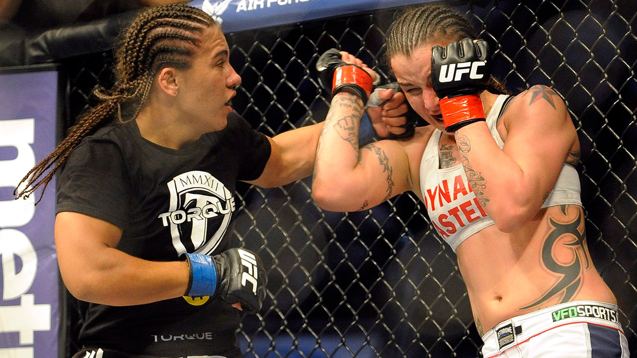 UFC’s Andrade entertains, shows star potential