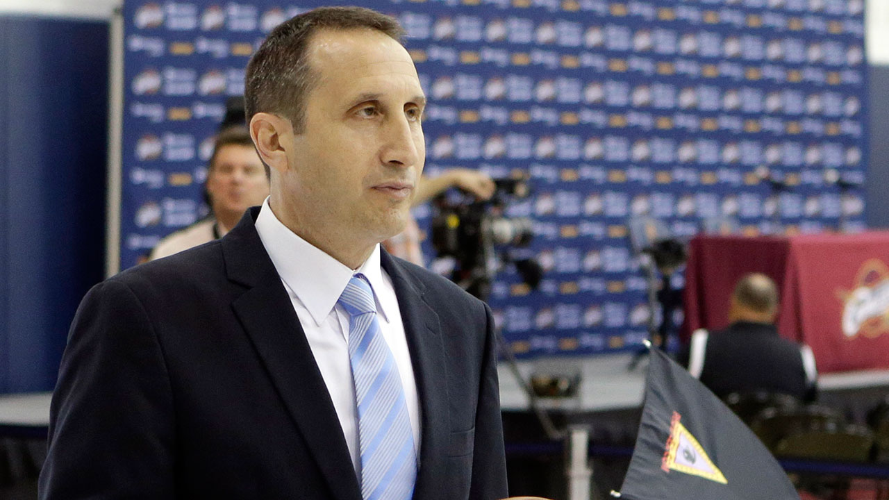 Cavaliers coach Blatt gets right to business