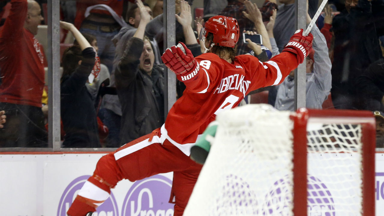 Red Wings cap wild comeback over Penguins