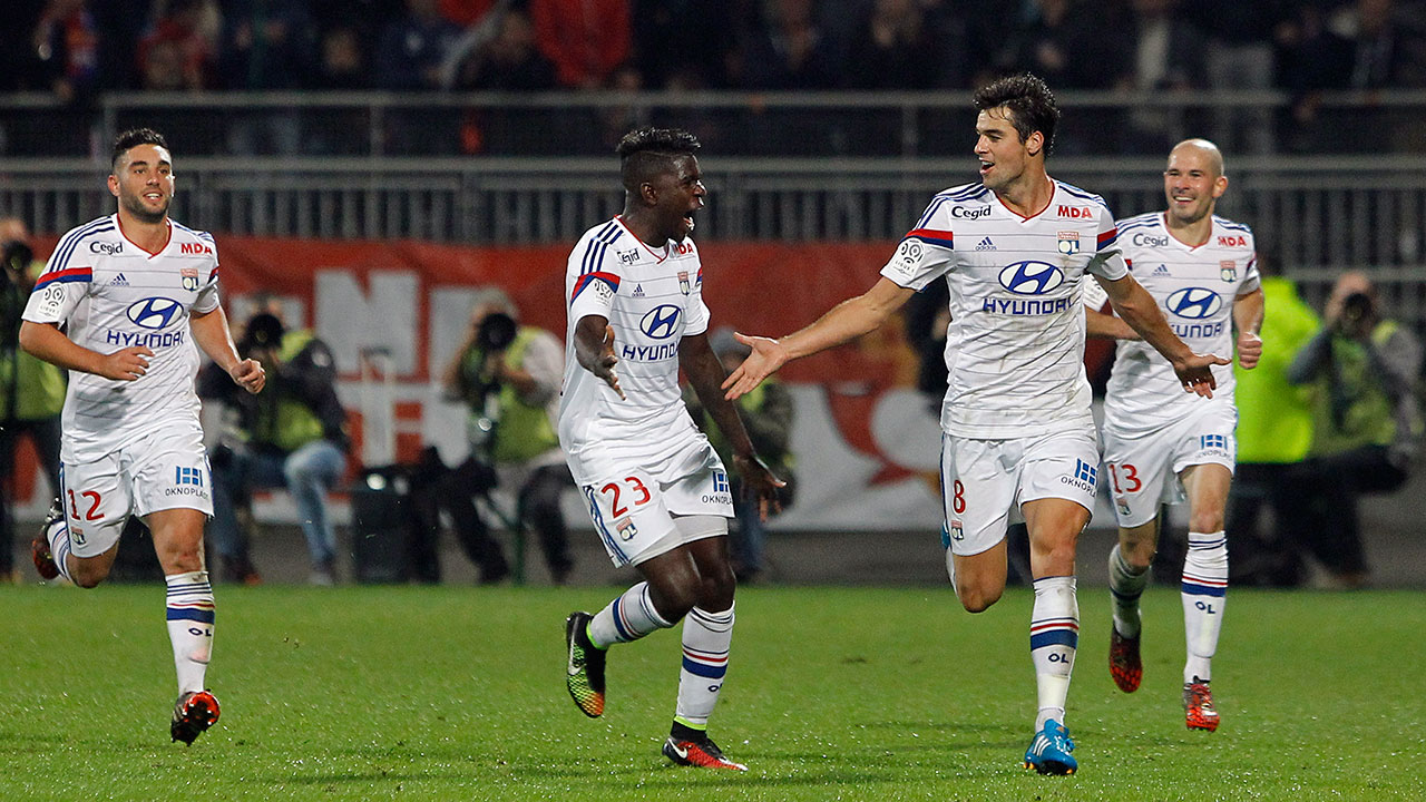 Gourcuff scores winner as Lyon beats Marseille