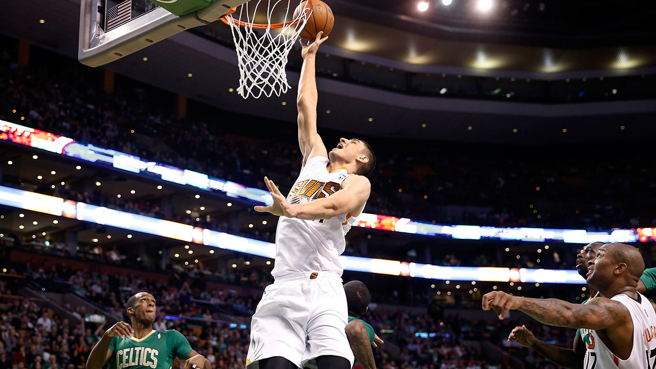 Injury-plagued Suns centre Len re-fractures finger