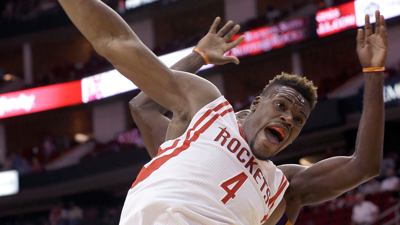 Injury-plagued Timberwolves sign F Adrien