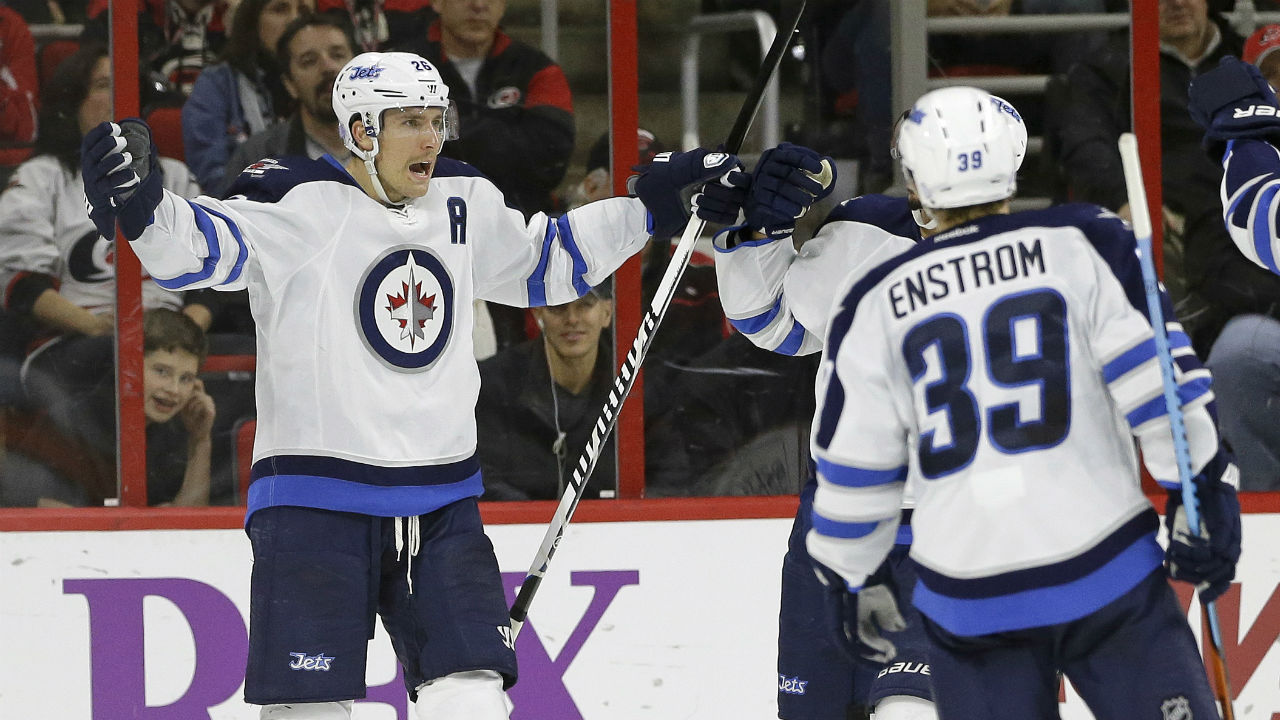 Wheeler pots 2, leads Jets over Hurricanes