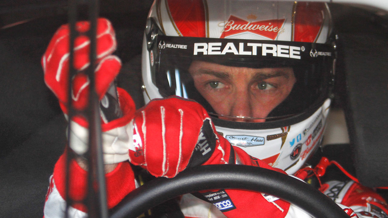 Harvick grabs 1st win of the season in Las Vegas