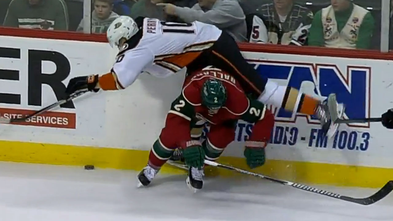 Report: No timeline to Ducks’ Perry knee injury