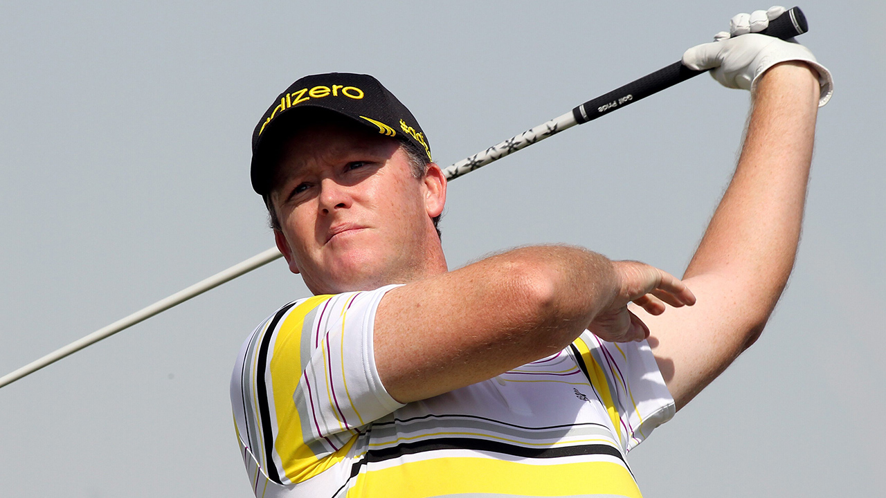 Fraser shares lead with four in Thailand