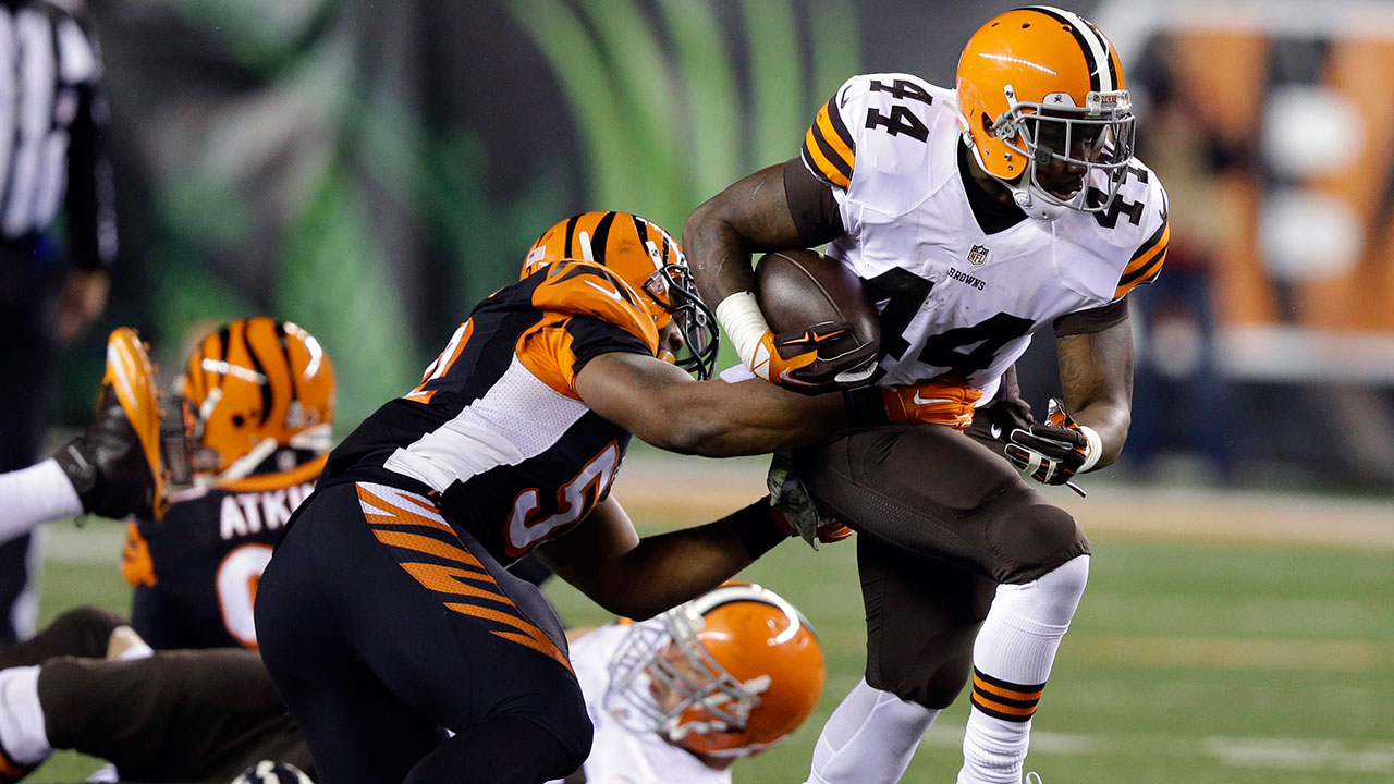 Steelers sign RB Tate as insurance for Bell