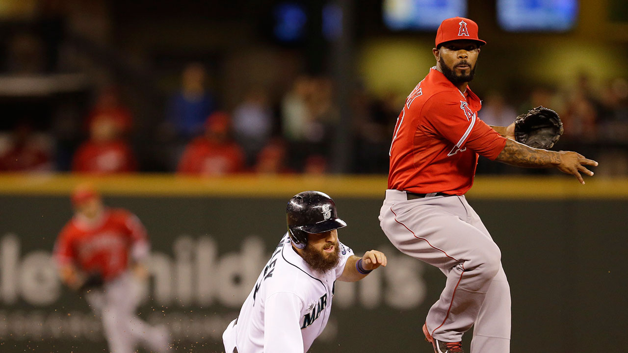 Dodgers acquire Kendrick in flurry of late moves