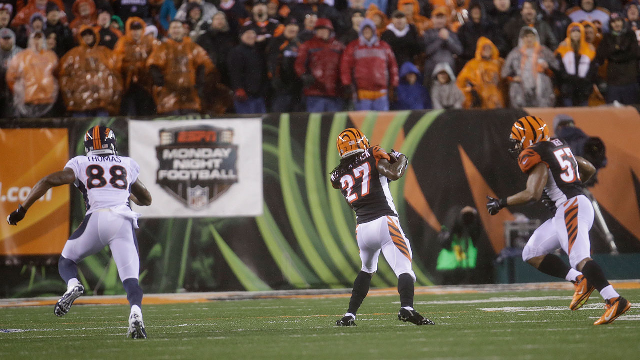 Bengals stun Broncos to clinch playoff berth