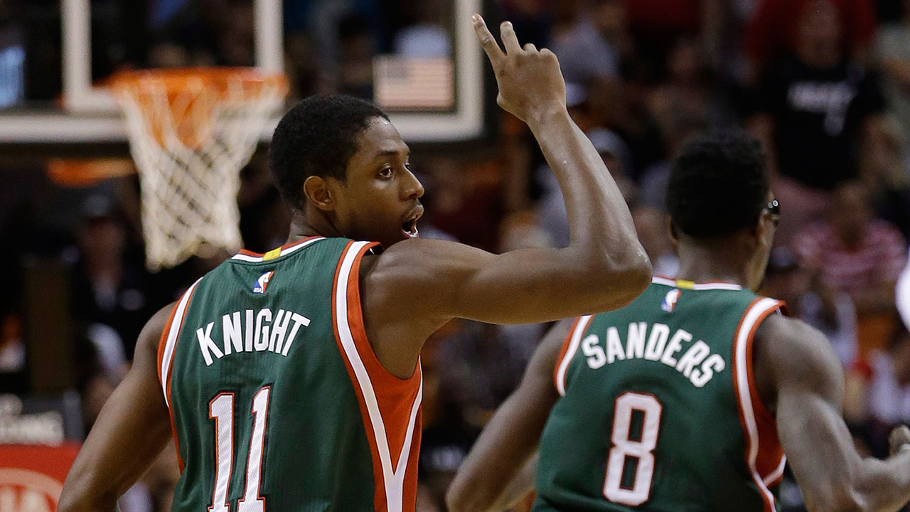 Bucks surprise Clippers behind Knight’s big game