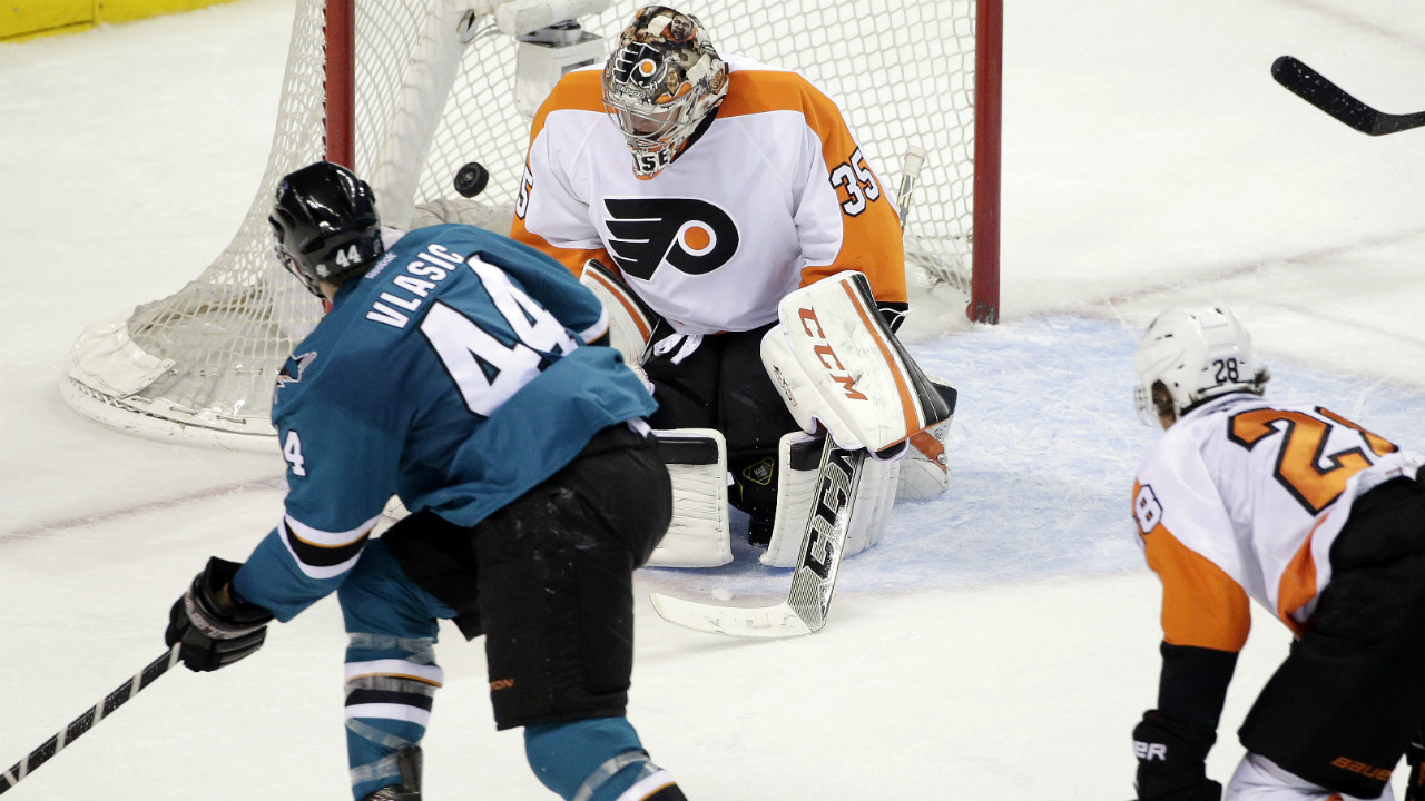 Nieto, Sharks edge Flyers with late goal