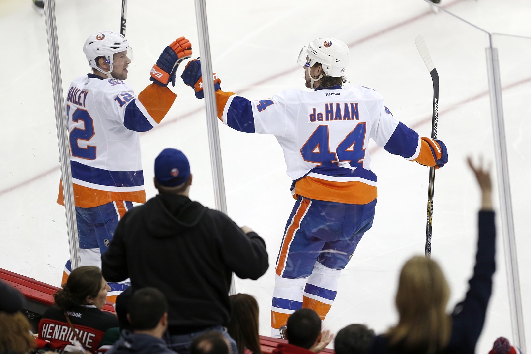 Islanders take Devils to OT in 3-2 victory