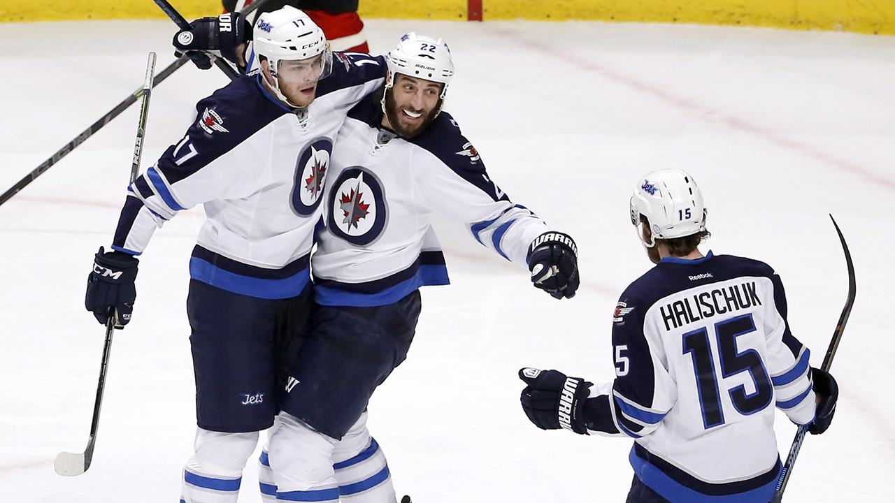 Jets top Blackhawks 4-2 for third straight win