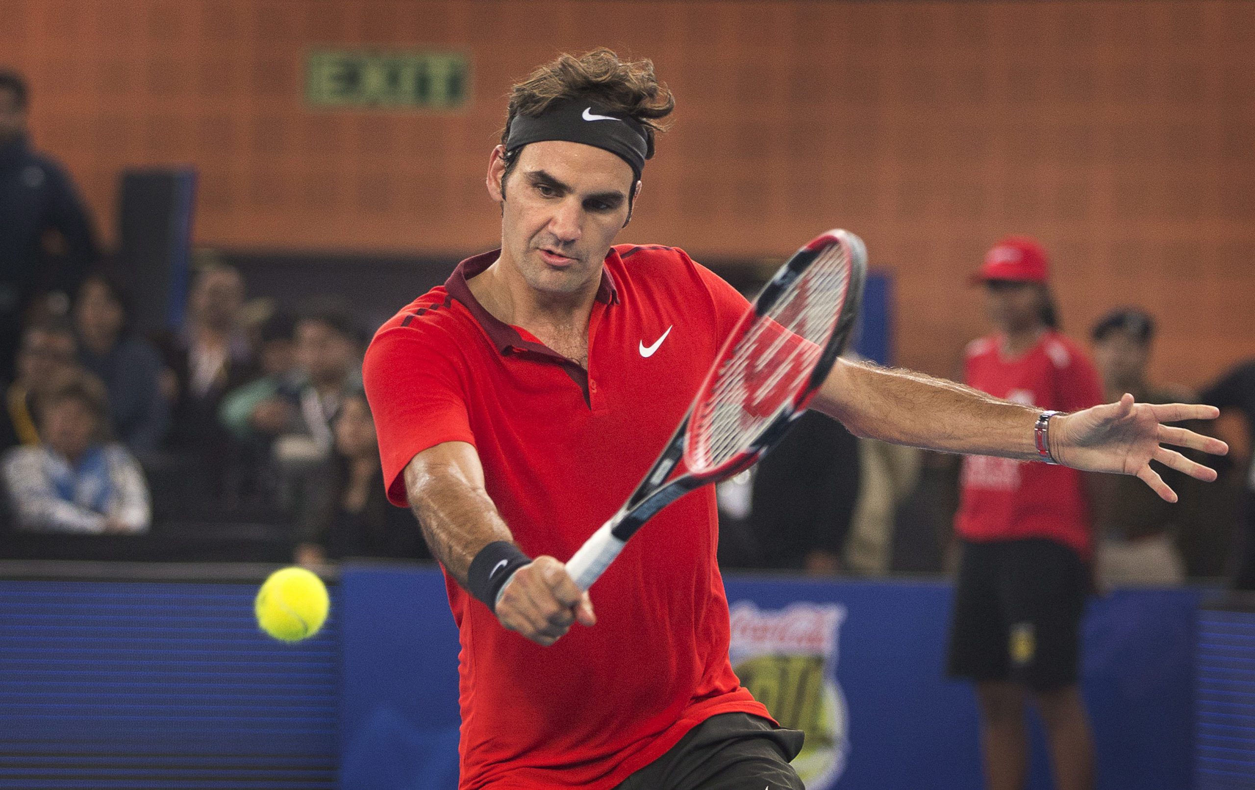 Federer looks for easy start to year in Brisbane