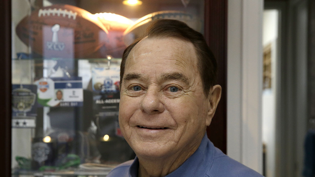 83-year-old set to operate clock in BCS title game