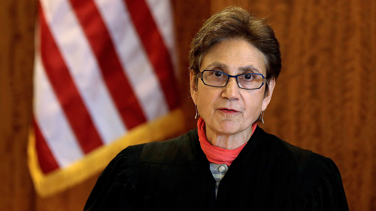 Judge in Hernandez trial whittling down jury pool