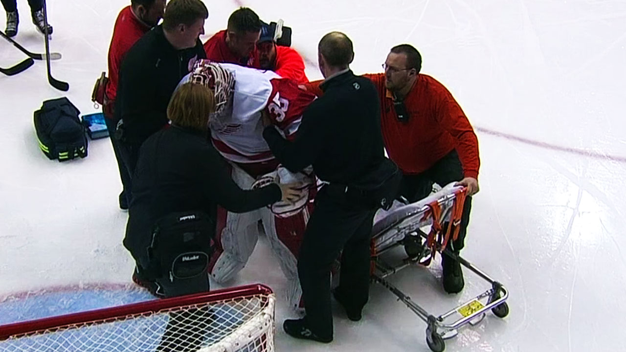 Red Wings’ Howard stretchered off vs. Capitals