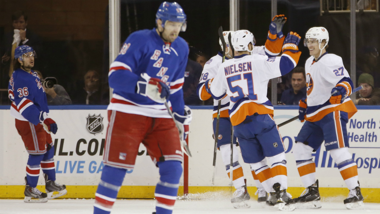 Islanders snap Rangers’ 5-game win streak