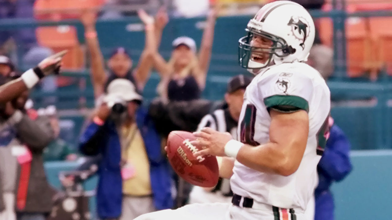 Ex-Dolphin swims 9 miles after falling off boat