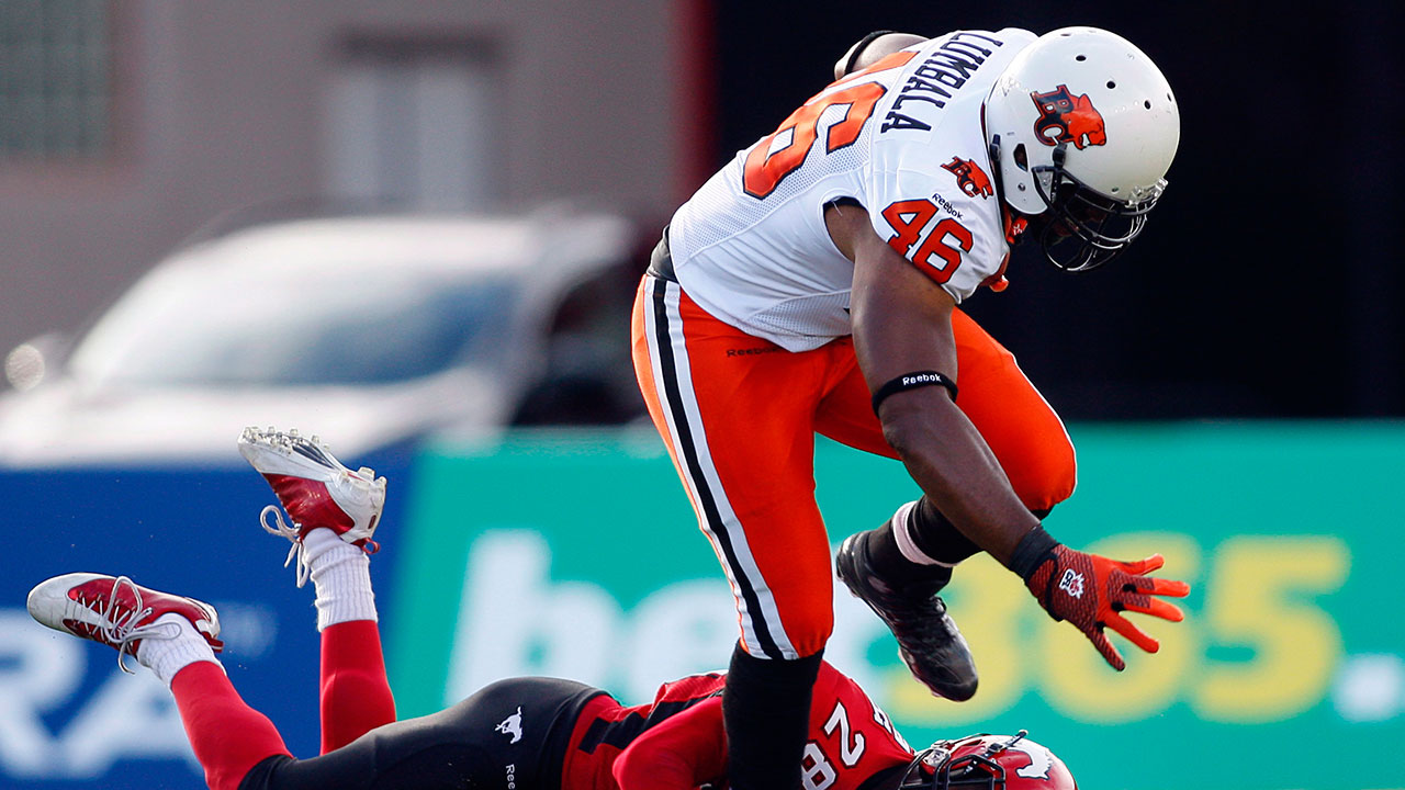 Lions sign veteran fullback Lumbala to extension