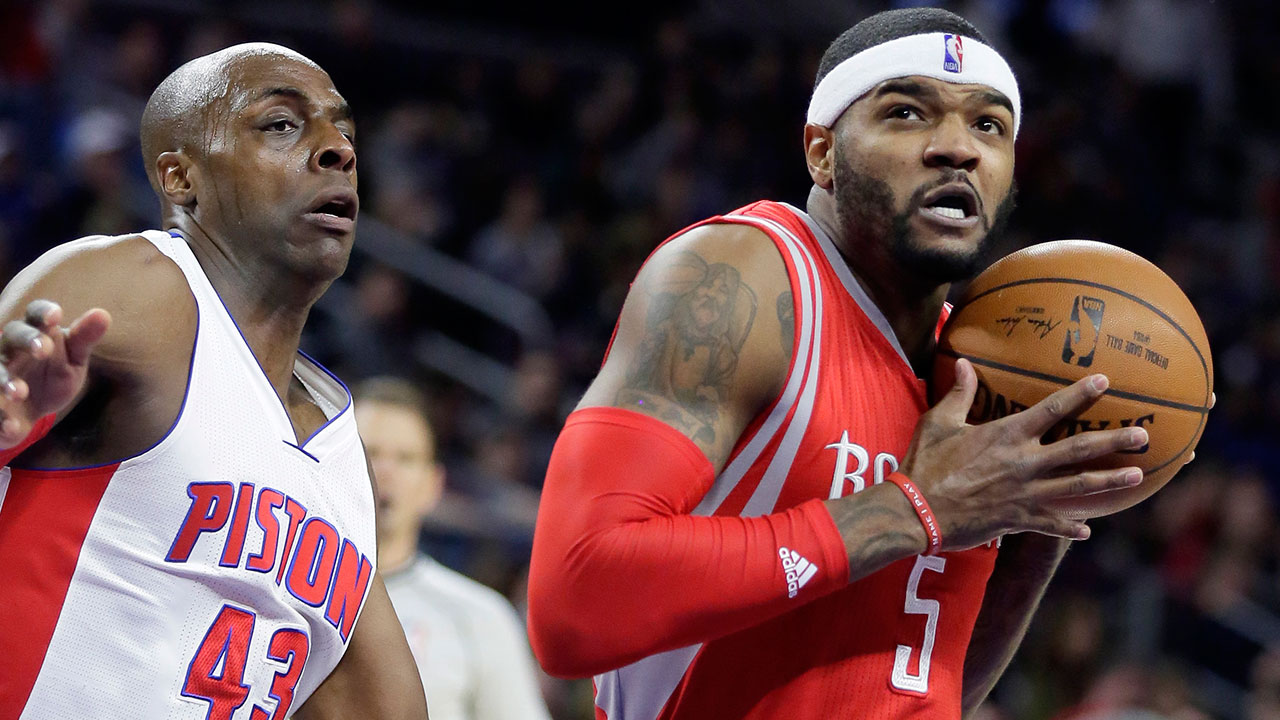 Pistons turn back Smith, Rockets in victory