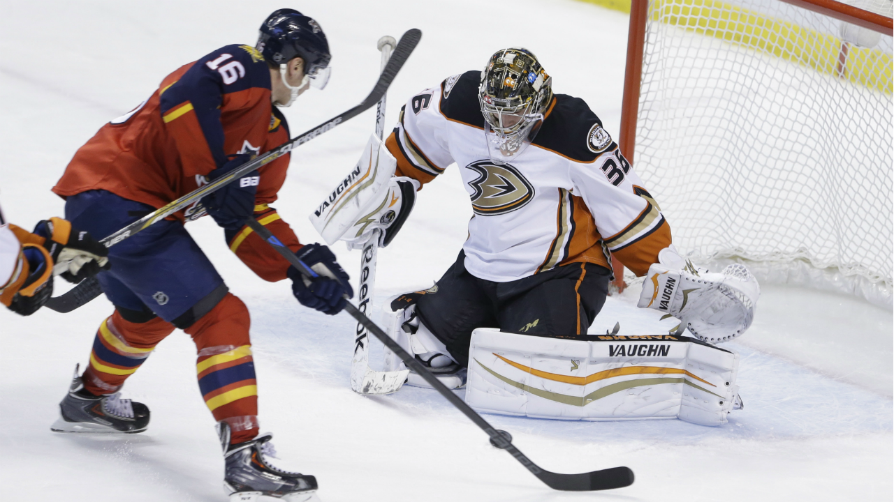 Panthers explode for six goals, rout Ducks